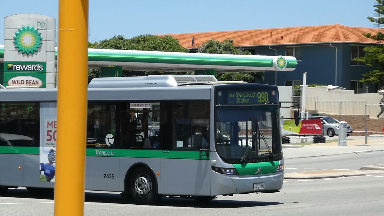 Transperth Volvo B7RLE (Volgren Optimus) TP2435 arrives @ Scarborough ...
