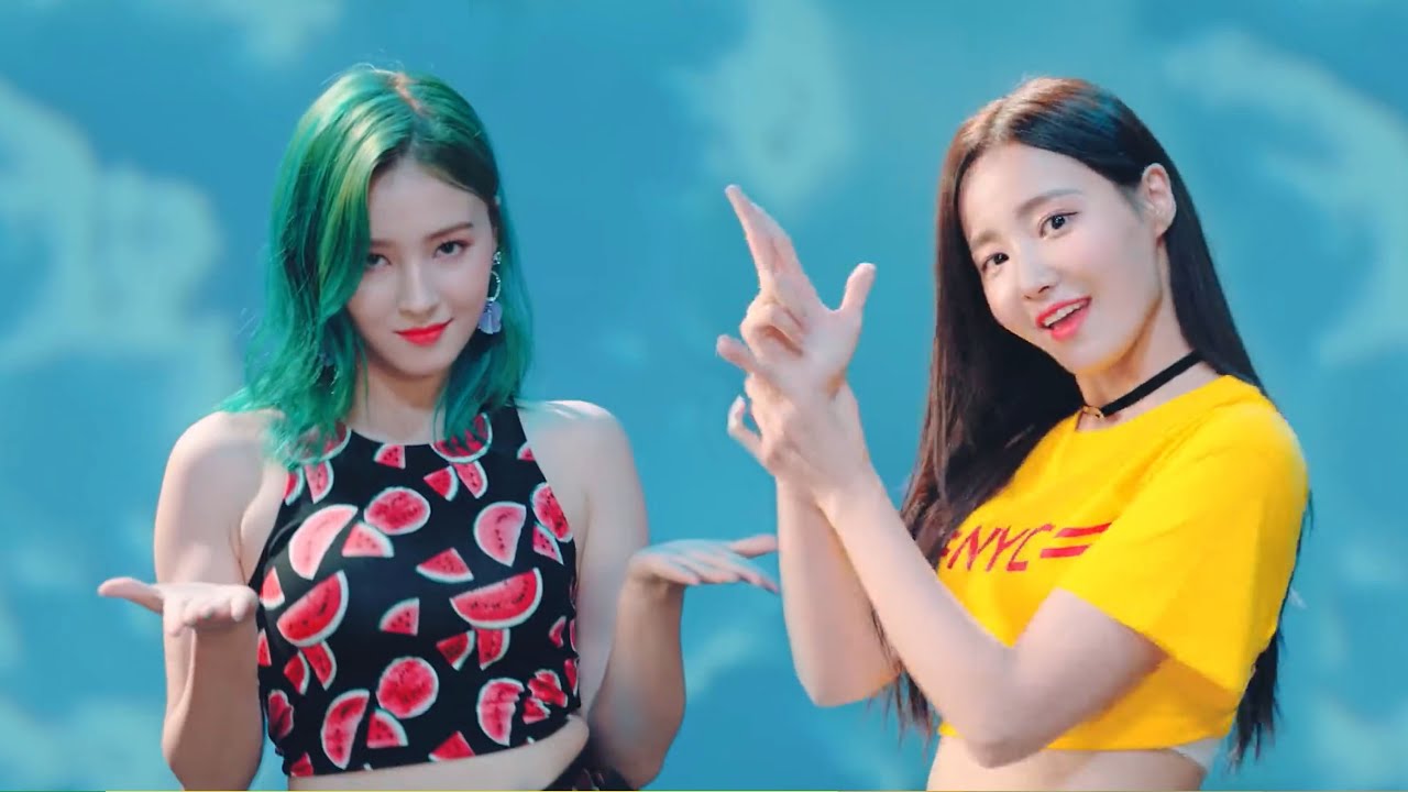 Momoland BAAM - Yeonwoo & Nancy - YouTube