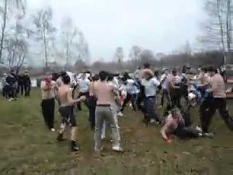 russian hooligans dynamo moscow (white) vs spartak moscow dynamo win ...