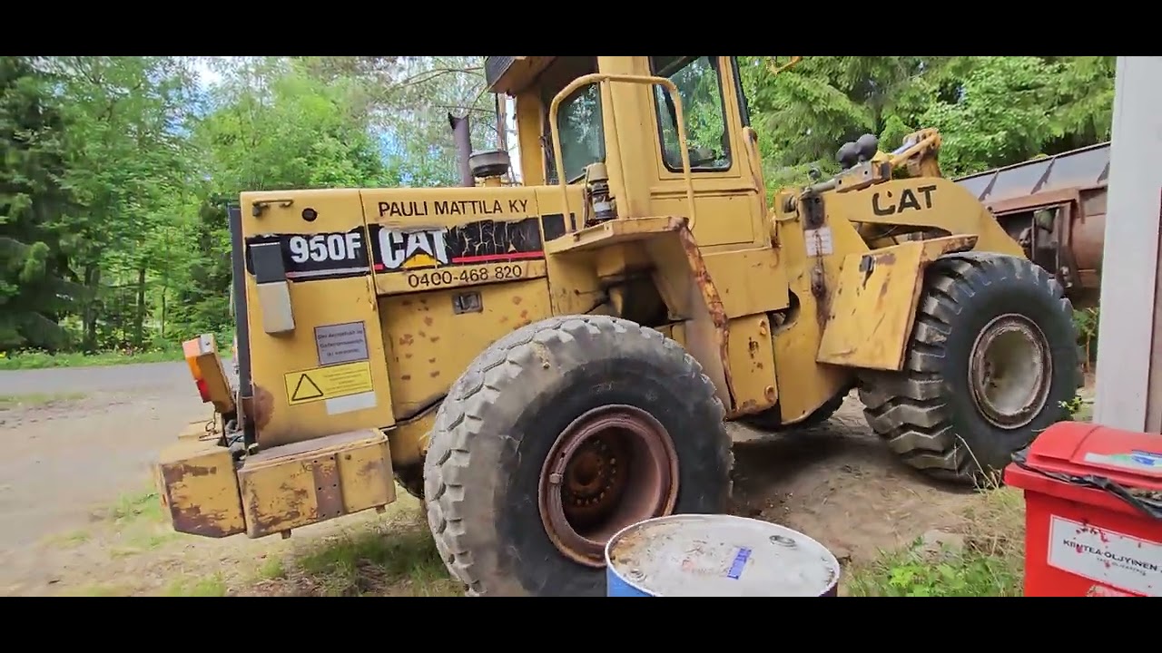 Cat 950F - YouTube