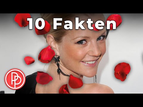 Nach 7 Jahren wieder zurück bei „Rote Rosen“! 10 Fakten über Kim-Sarah Brandts • PROMIPOOL