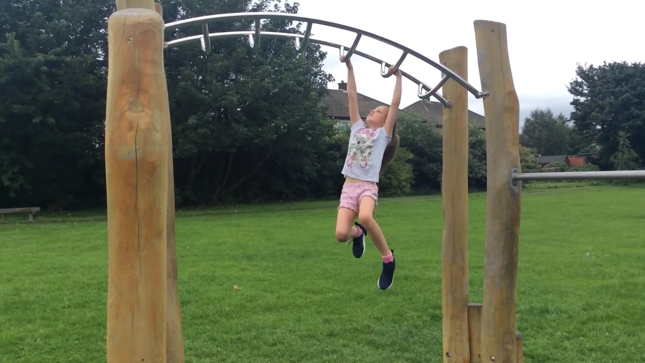 My tricks on the monkey bars 💛 - YouTube