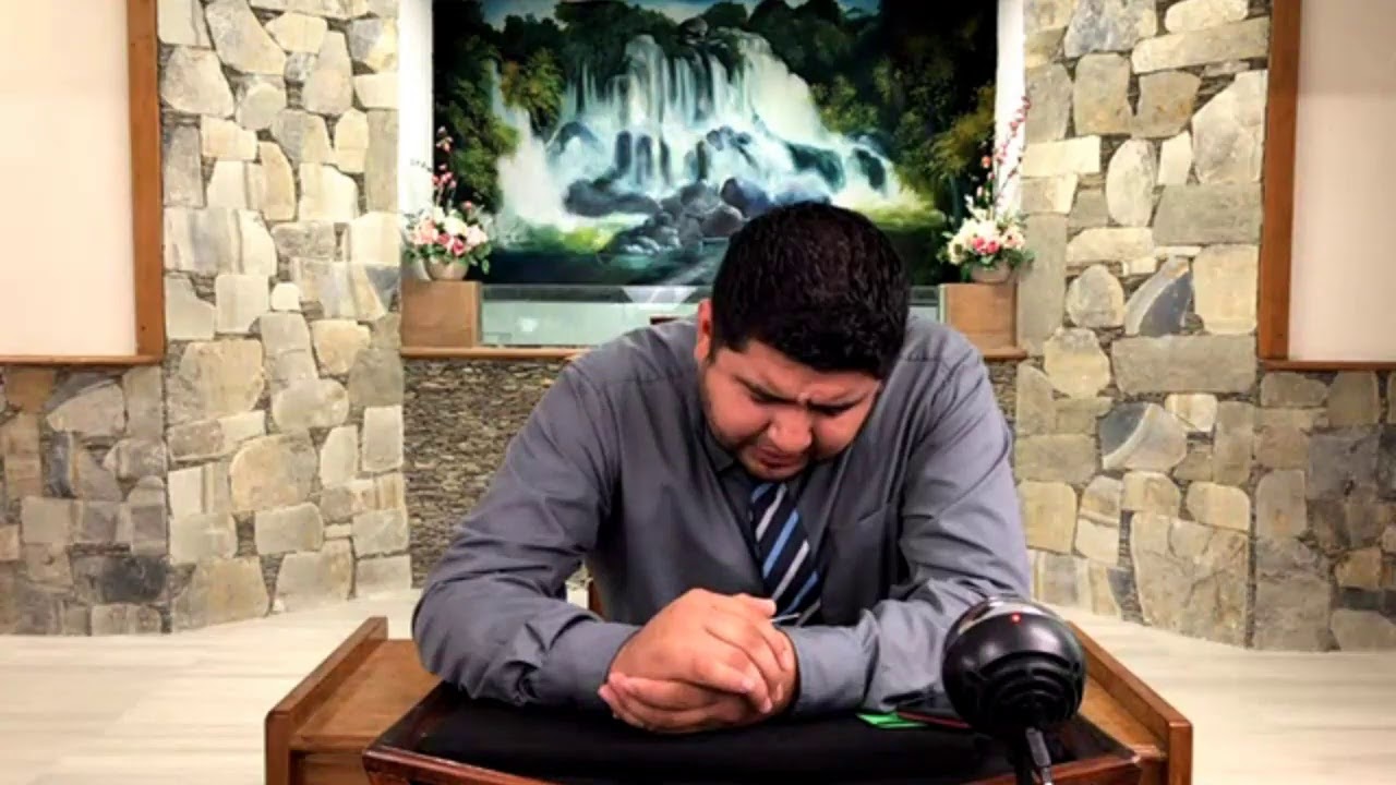 Crucificados con Cristo | Hno. Adrián Anguiano - YouTube