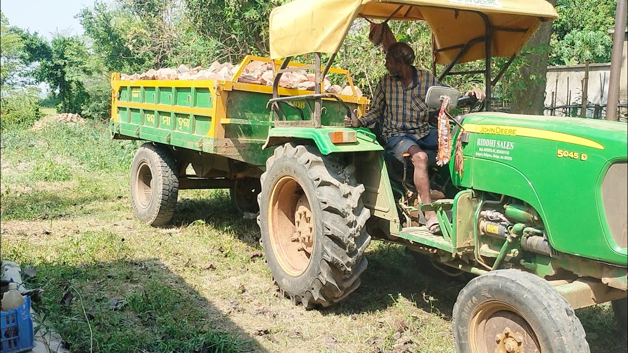 Reverse gear on a fully loaded Indian tractor, John Deere 5045D ...