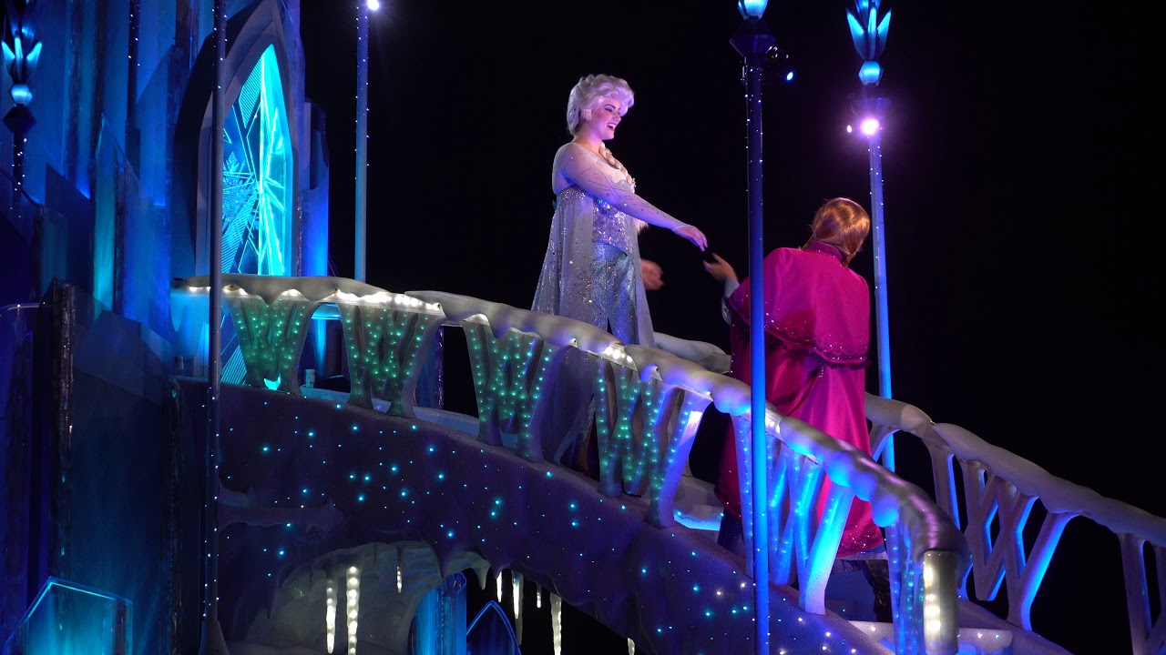 Frozen parade at Tokyo Disneyland - YouTube
