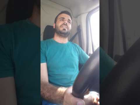 Gül kırmızı olur anne