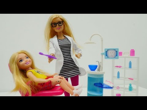 Barbie ailesi. Chelsea dişçiye gidiyor. Kız oyunları