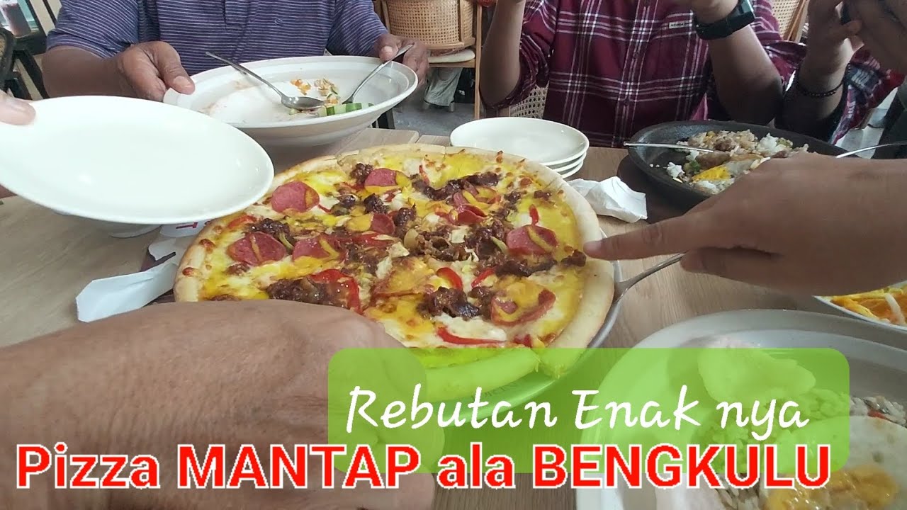 REBUTAN !!! PIZZA LE PETIT LAVENTI RICE BENGKULU - YouTube