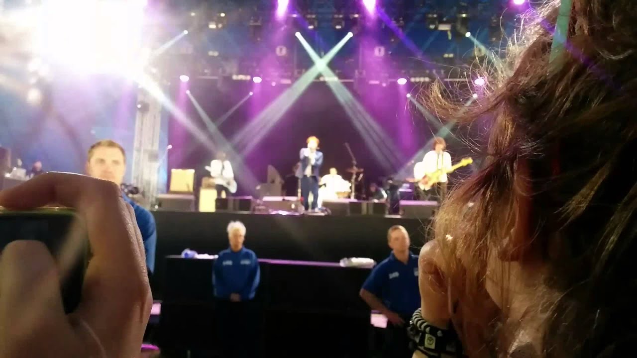 Gerard Way. Reading 22.08.2014. NME stage. - YouTube