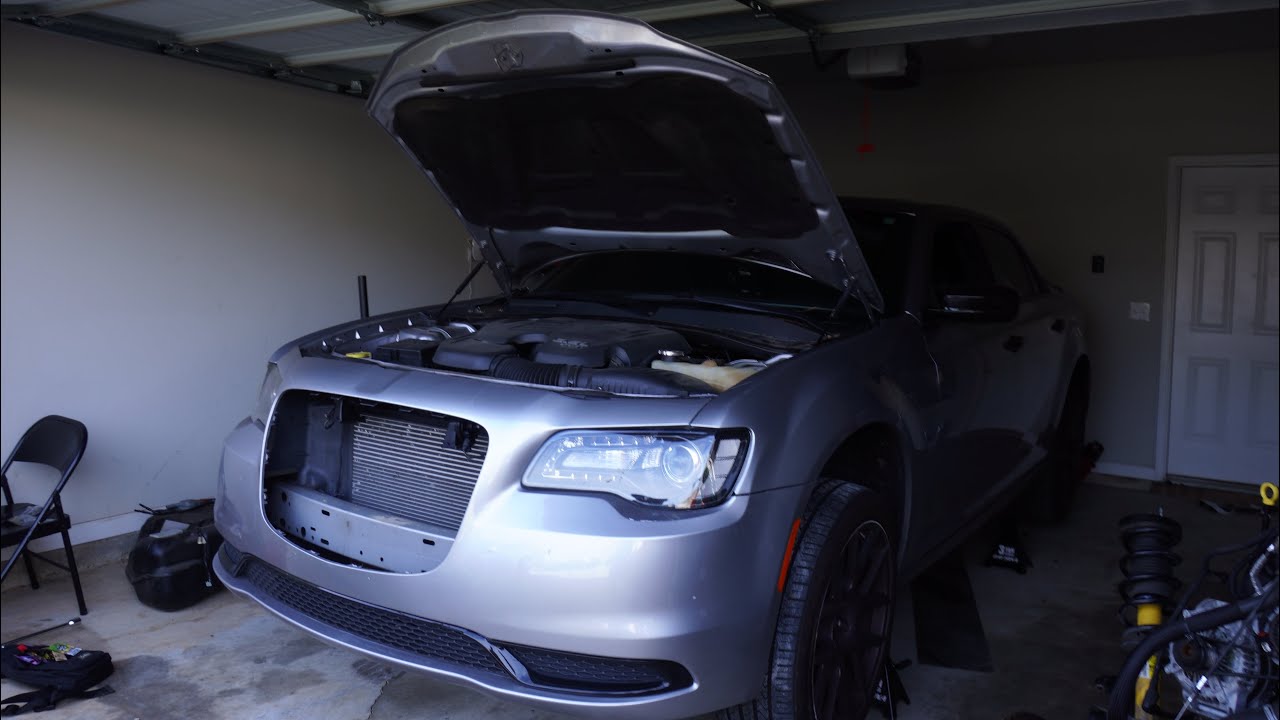 MY CHRYSLER 300 SWAP IS BROKEN... - YouTube
