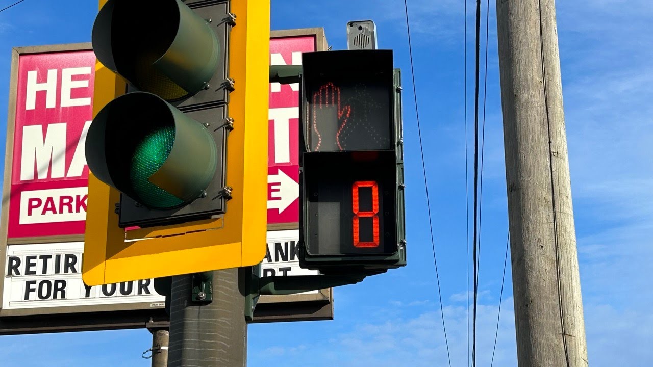 12-inch Side-by-side Hand/Man Pedestrian Signals - Helmcken Rd at ...