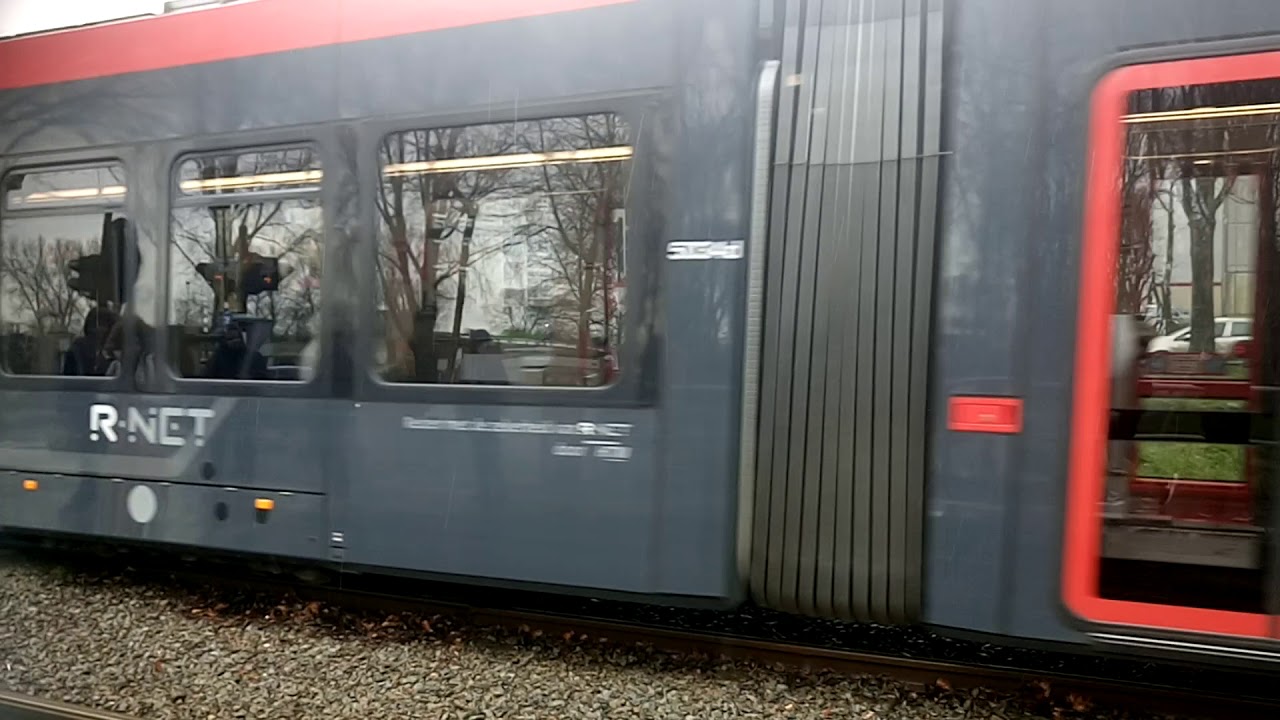 Haagsche R-NET tram langs halte Berensteinlaan/Melis Stokelaan - YouTube