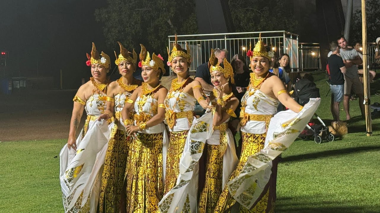 Balinese Dance (Belibis Dance) - Multicultural Festival Karratha - YouTube