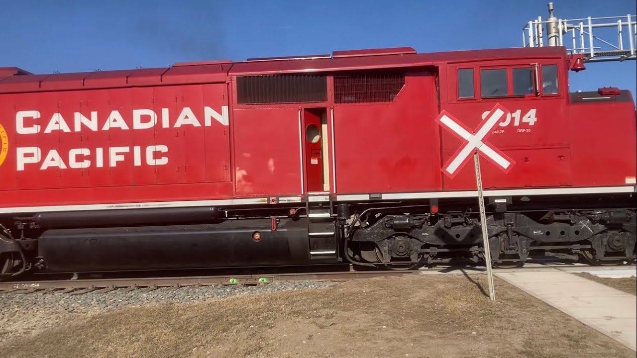 CP SD402F Trails a Toaster in Vulcan Alberta! Read Description - YouTube