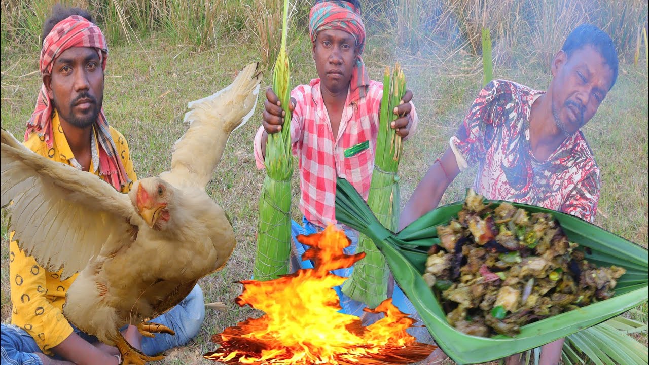 palm leaf chicken three hungry man eating | chicken paturi Indian tribe ...