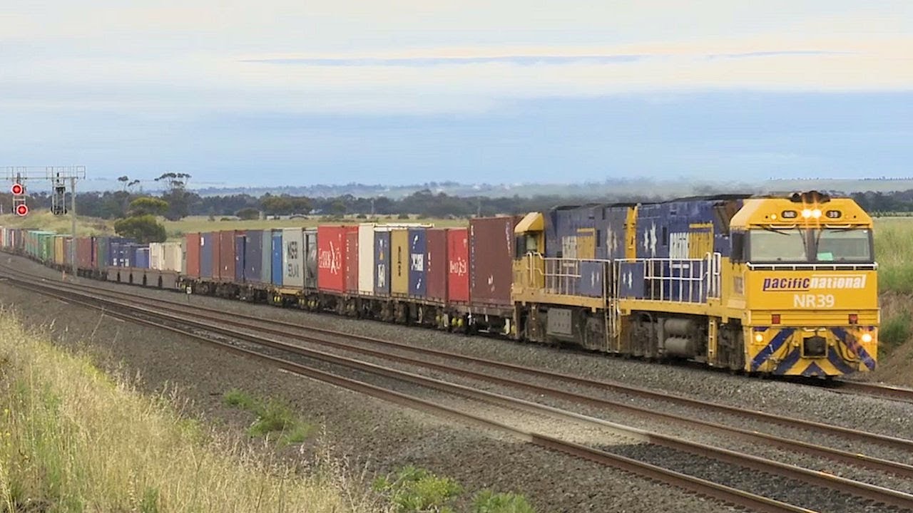 Very Long Freight Train to Melbourne (18/11/2010) - PoathTV Australian ...