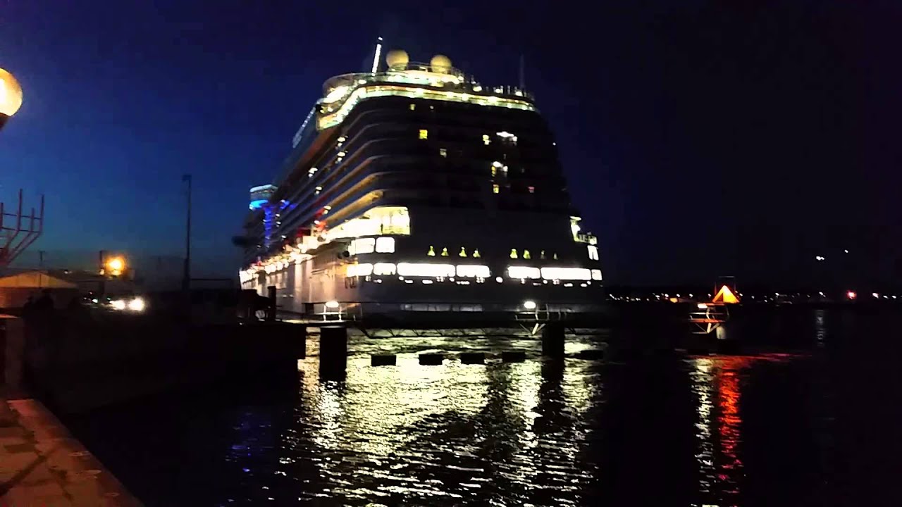Regal Princess Hamilton Kiel - YouTube
