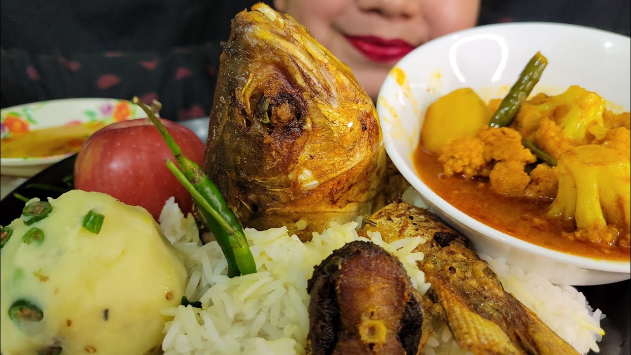 Asmr Eating Spicy Hilsa Fish Fry|Niramish Phulkopir Dalna|Aloo Bhorta ...