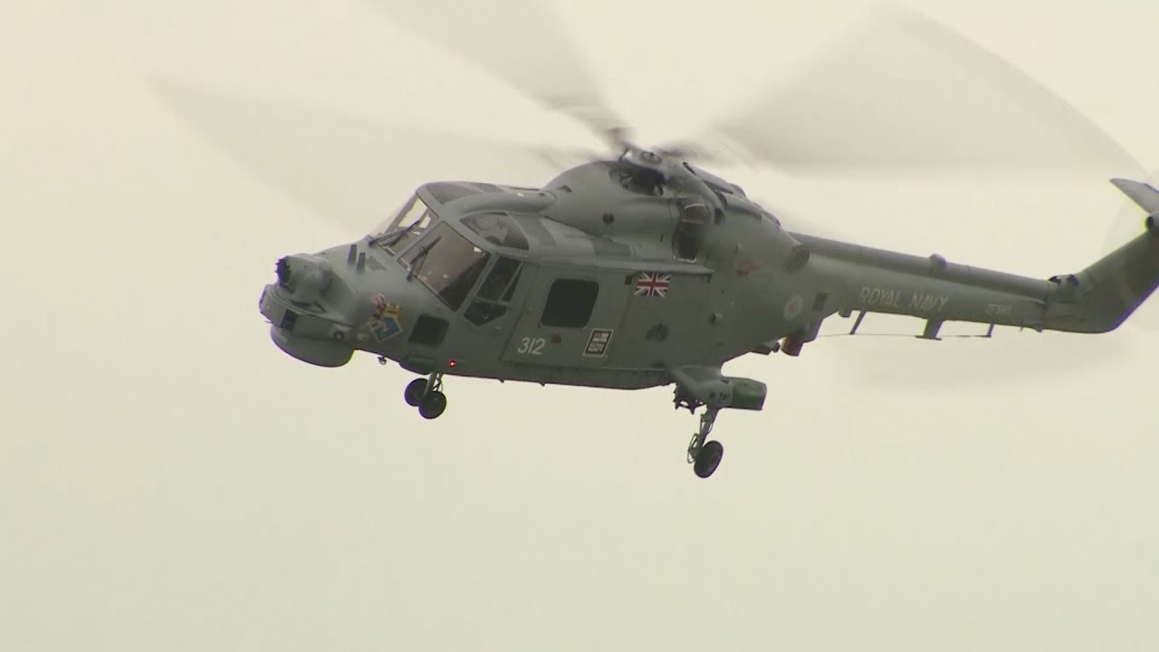 Royal Navy Bids Farewell To Lynx Helicopter After 40 Years' Service ...