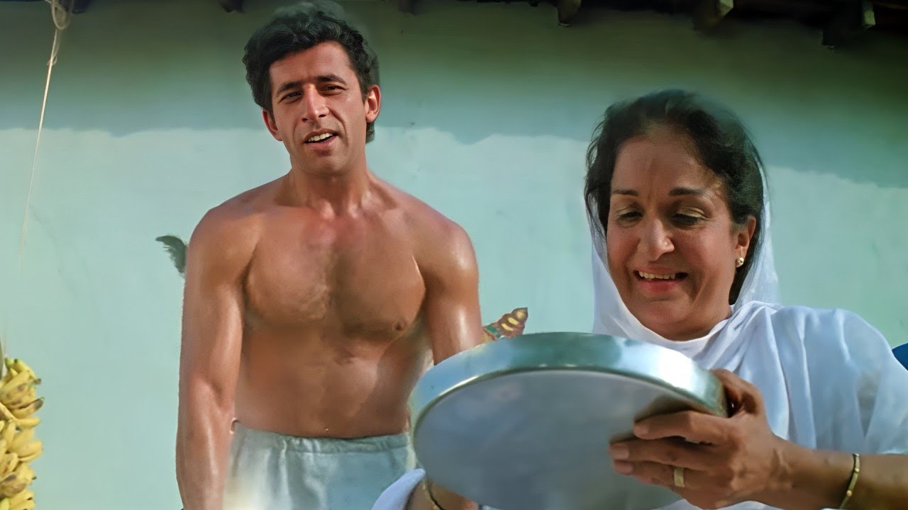 माँ, क्या तुम सच मे दिलीप कुमार पे मरती हो ? - Naseeruddin Shah - ज़बरदस्त सीन - Jalwa - HD ...