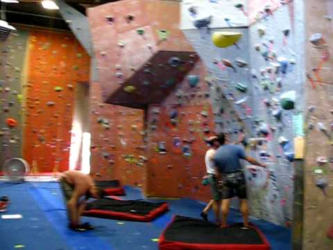 Climbfind - Vertical World Redmond - Seattle, United States - YouTube