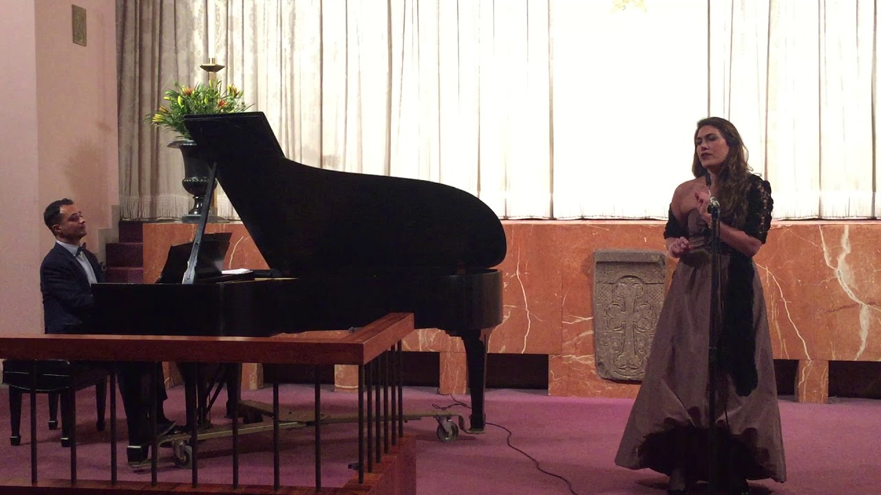 Clavelitos and I got Rhythm - Valverde / Gershwin. Solange Merdinian ...