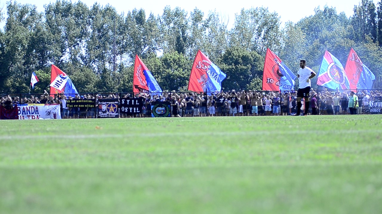 PELUZA SUD STEAUA, amical CSA Steaua București - Comprest București, 23 ...