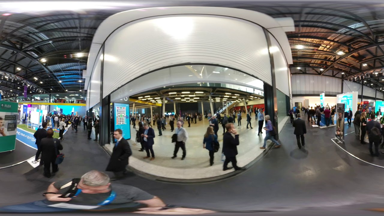 A 360 time lapse of the Microsoft Future Decoded 2017 Expo - YouTube