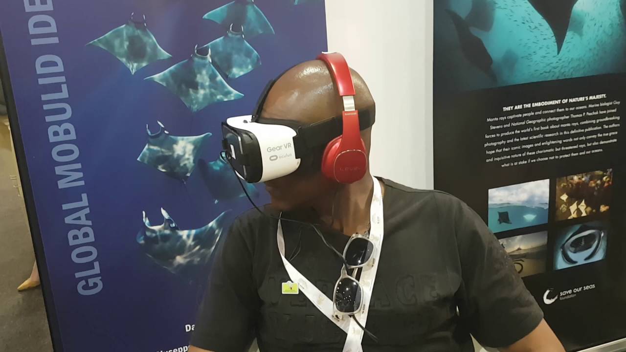 #Citescop17 Mini Mantas of Maria stand - YouTube