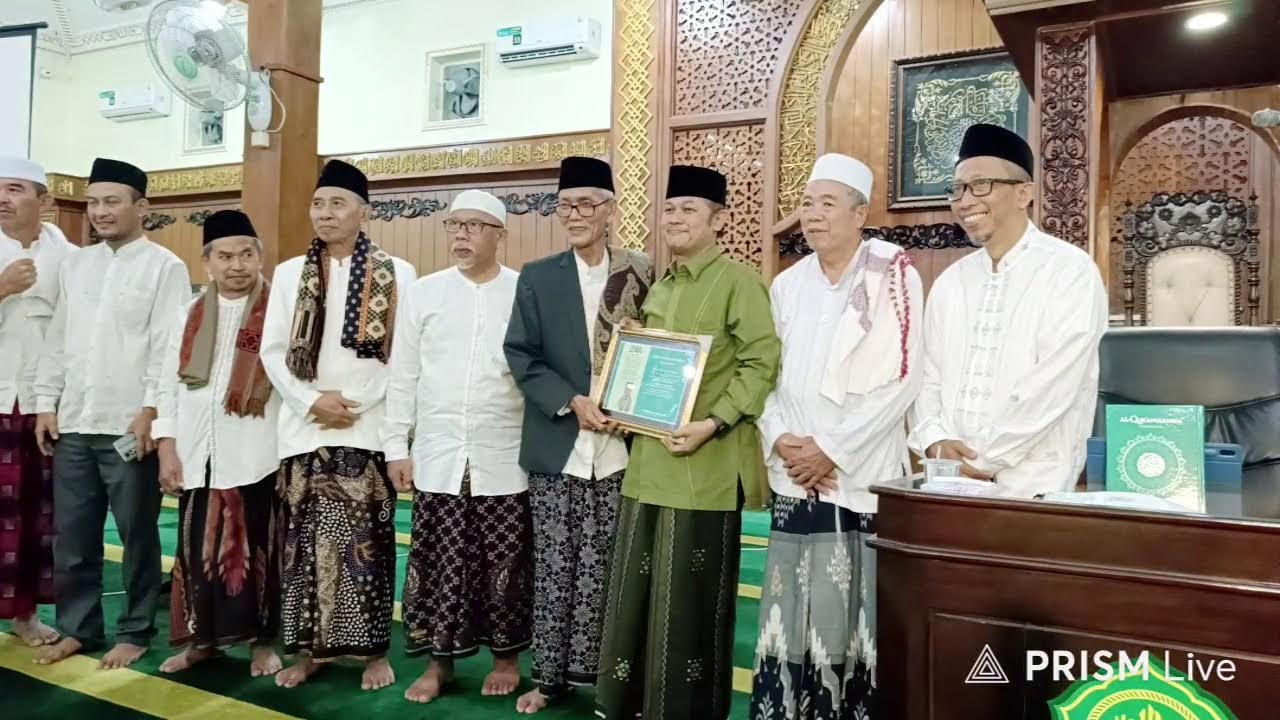 Pengajian Rutin Ba'da Subuh Bersama KH. Muhammad Syauqi MZ - YouTube