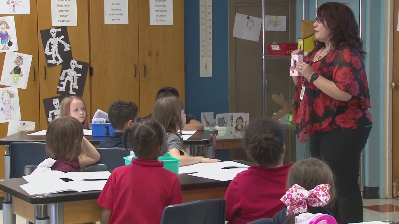 Out & About with Lubbock ISD: Medical STEM Class at Brown - YouTube