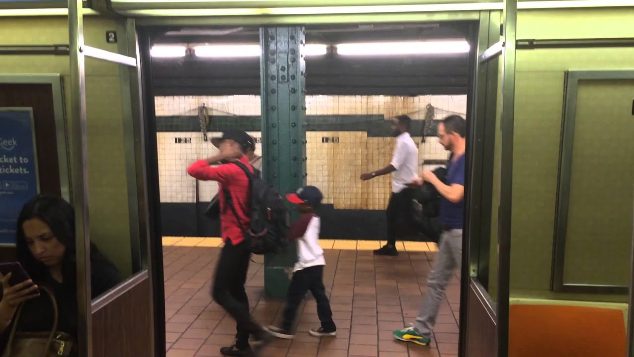 R46 #6252 funky LCD Sign on the (A) train line - YouTube