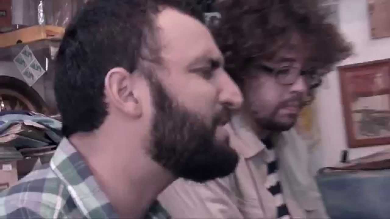 Bombo Larai - Comitê, ao vivo na loja do Vandré - YouTube Music