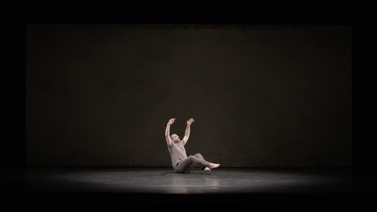 Mime Corporel - Transmission - LA CHUTE D'ALICE - Figure Solo - YouTube