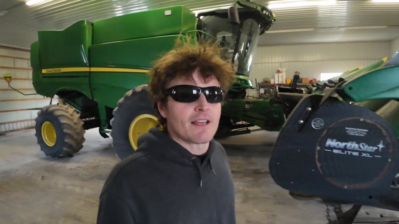 WHATS IN THE BARN? EQUIPMENT TOUR - YouTube