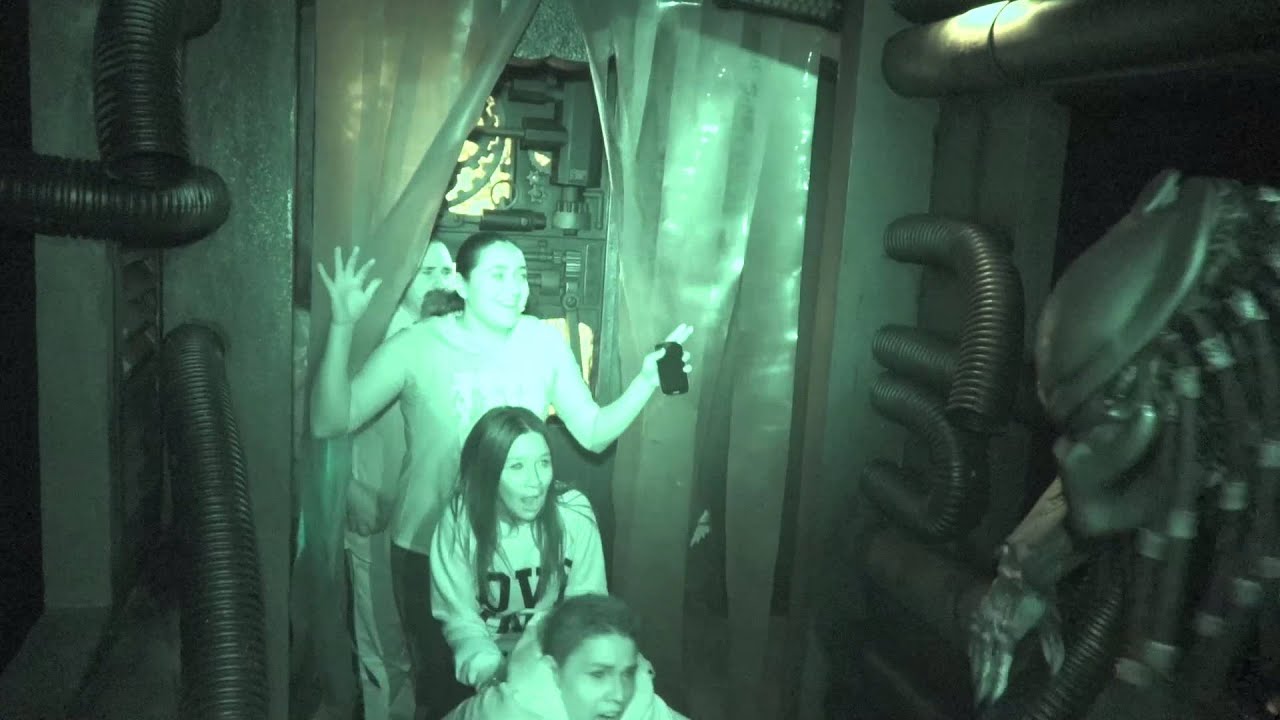 AVP: Alien vs Predator : Night Vision - Halloween Horror Nights 2014 ...