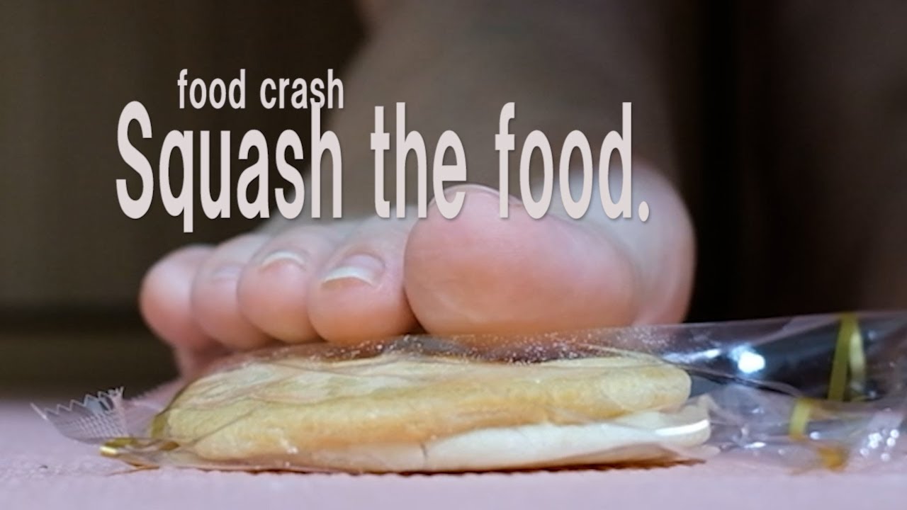 海外で話題の🍘food crashを日本のお煎餅で🤎 - YouTube