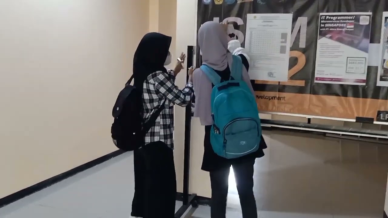 Rela Berkorban Untuk Bangsa dan Negara - Menempelkan Poster Anti ...