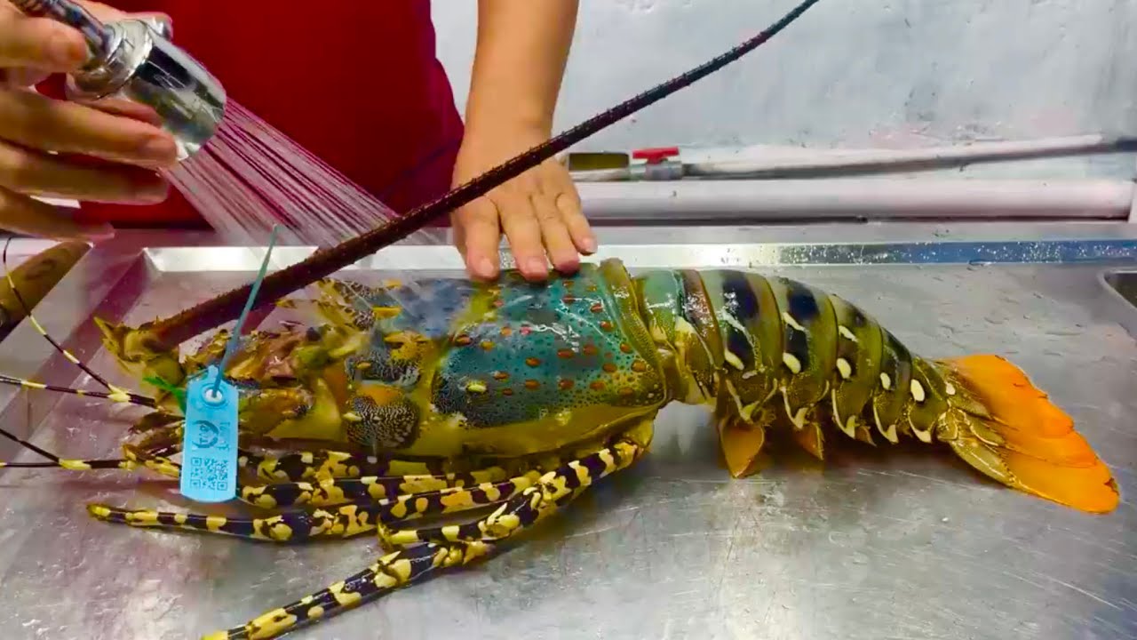 Blue lobster the best dish on the table, everyone must eat it many ...