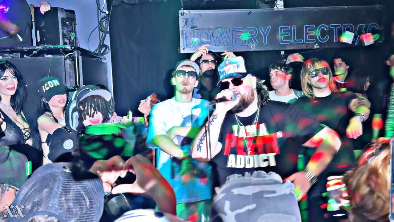 Joeyy - Coat I Would Buy (Live in New York) - YouTube