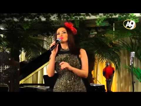 Adnan Oktar’ın Kardashian’ı bu kez karaokede…