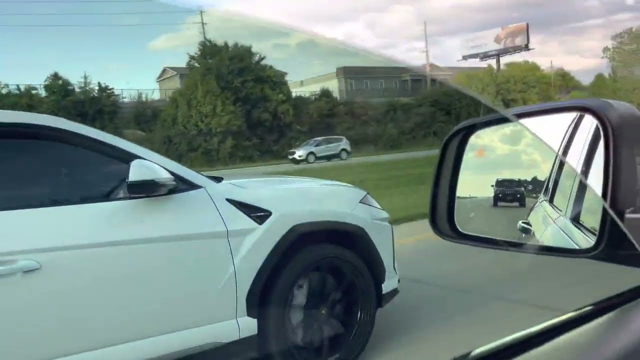 2020 Trackhawk vs 2020 Lamborghini Urus - YouTube