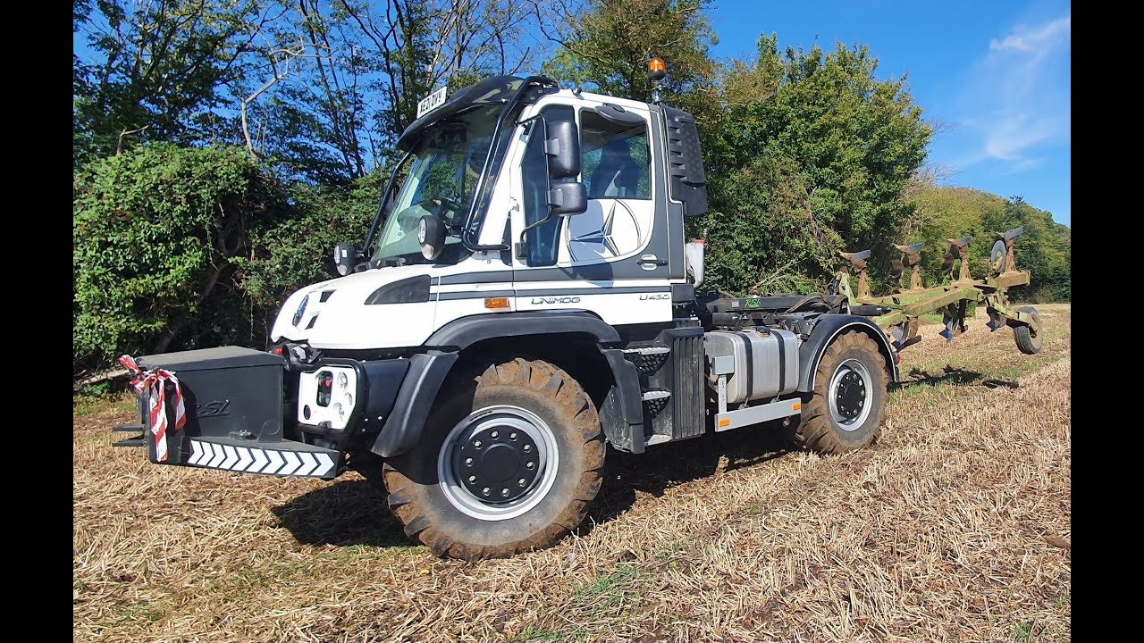 u430 Unimog at a ploughing match in Hertfordshire - YouTube
