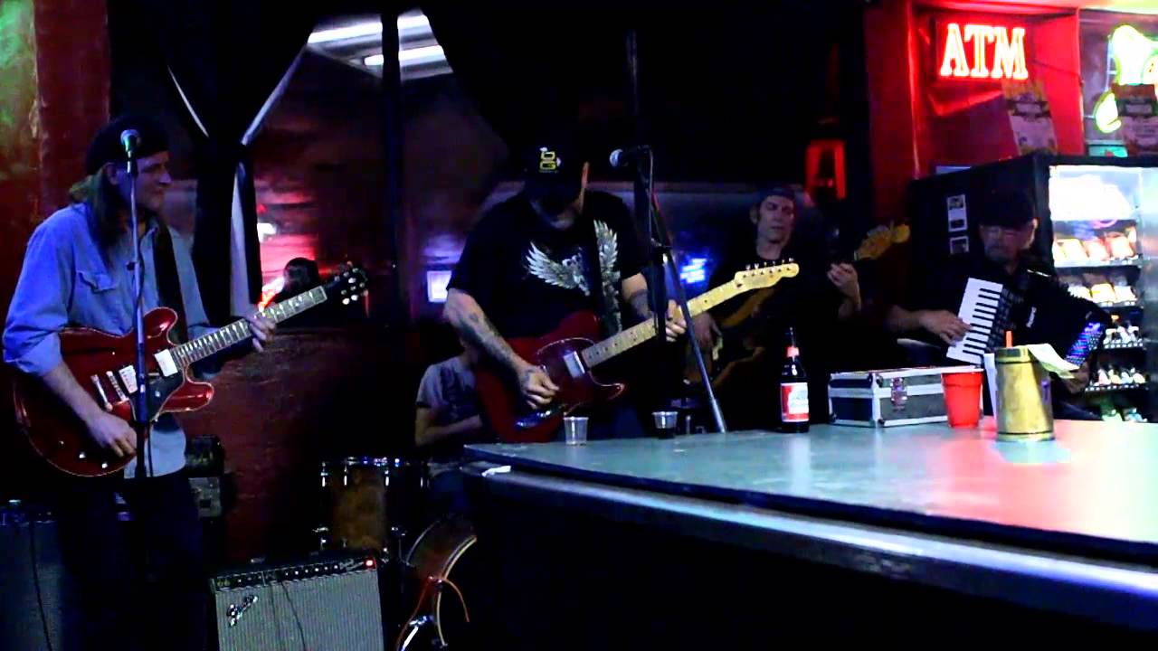 Spoonful of Blues featuring Chris Tofield - YouTube