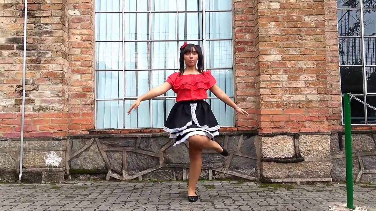 Skeleton Orchestra and Lilia - Hatsune Miku Dance Cover - YouTube