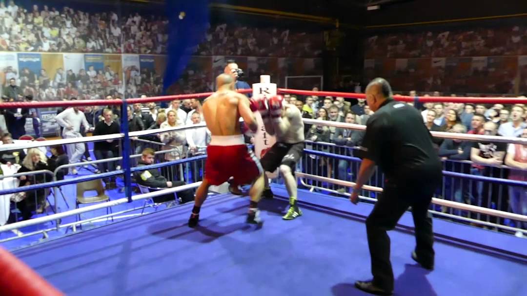 Ross Alexander v Chris Johnson - YouTube