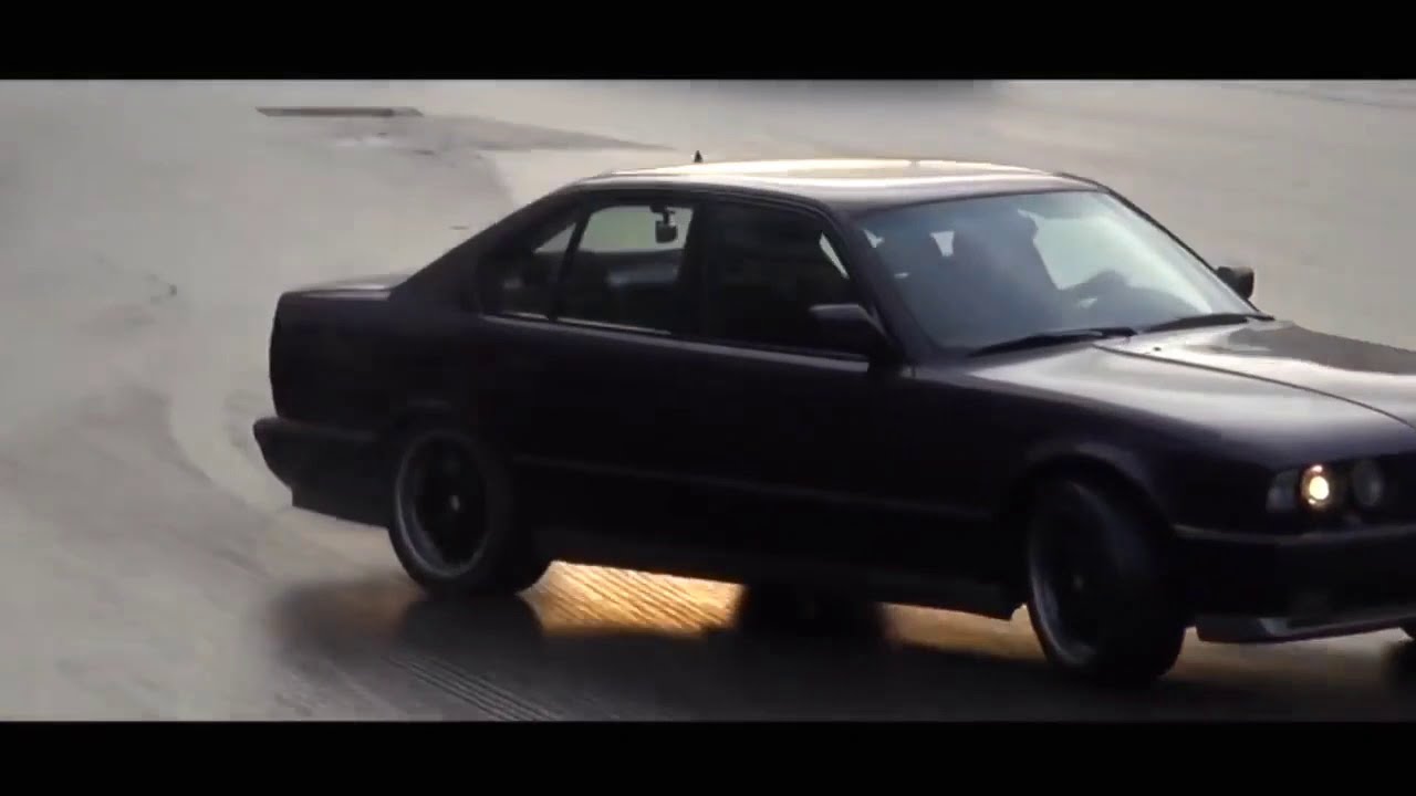 Street Drift BMW M5 E34 OOM-500 - YouTube