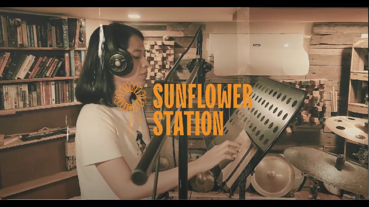 Sunflower Station - Labi (Official Lyric Video) - YouTube