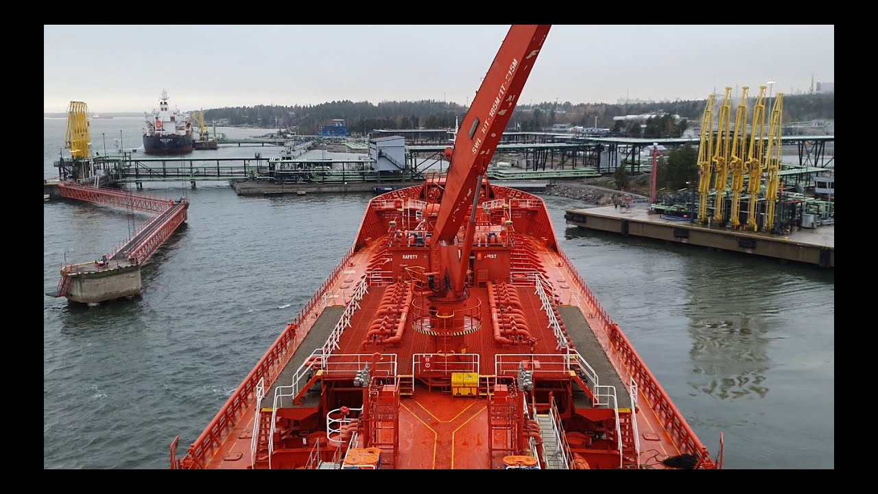 PORVOO (FINLAND) DEPARTURE / NESTE TERMINAL berth 5 unmooring / Tanker ...