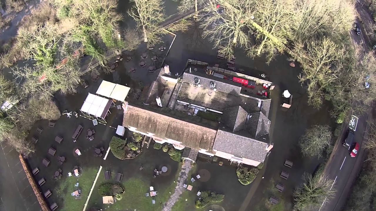The Cunning Man in Burghfield Bridge Flooded - YouTube
